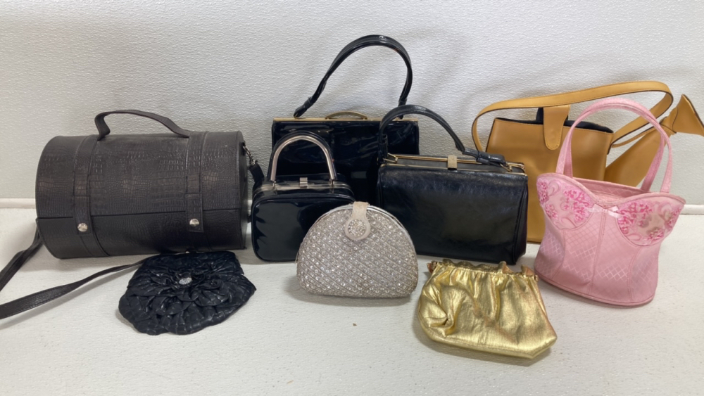 (9) Unique Shaped Purses