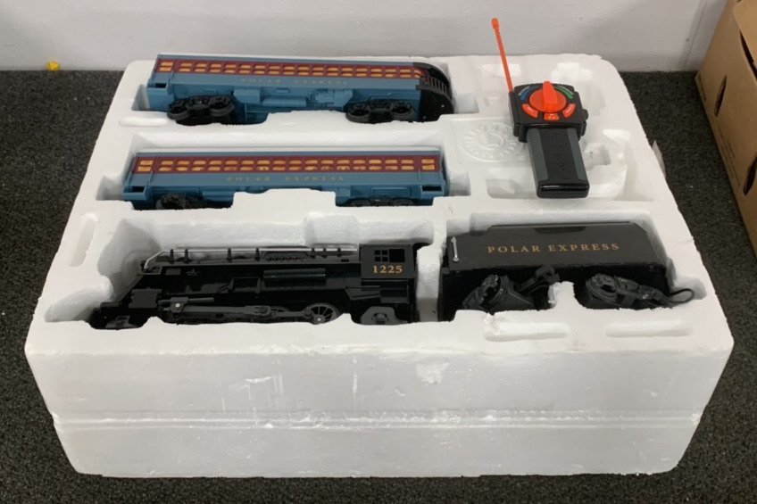 POLAR EXPRESS MOBILE TRAIN SET W/ LIONEL REMOTE CONTROL