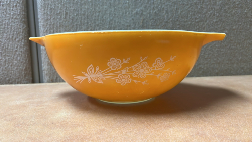 VINTAGE PYREX ORANGE FLOWER MIXING BOWL
