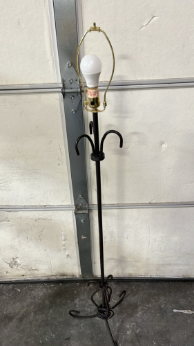 WHITE STAND, TABLE LAMP AND METAL FREE STANDING LAMP