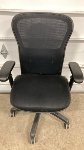 Black Mesh Back Rolling Office Chair