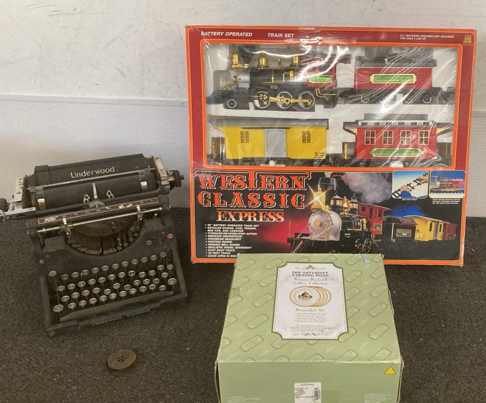 Underwood Standard Typewriter, Western Classic Express Battery Operated ...