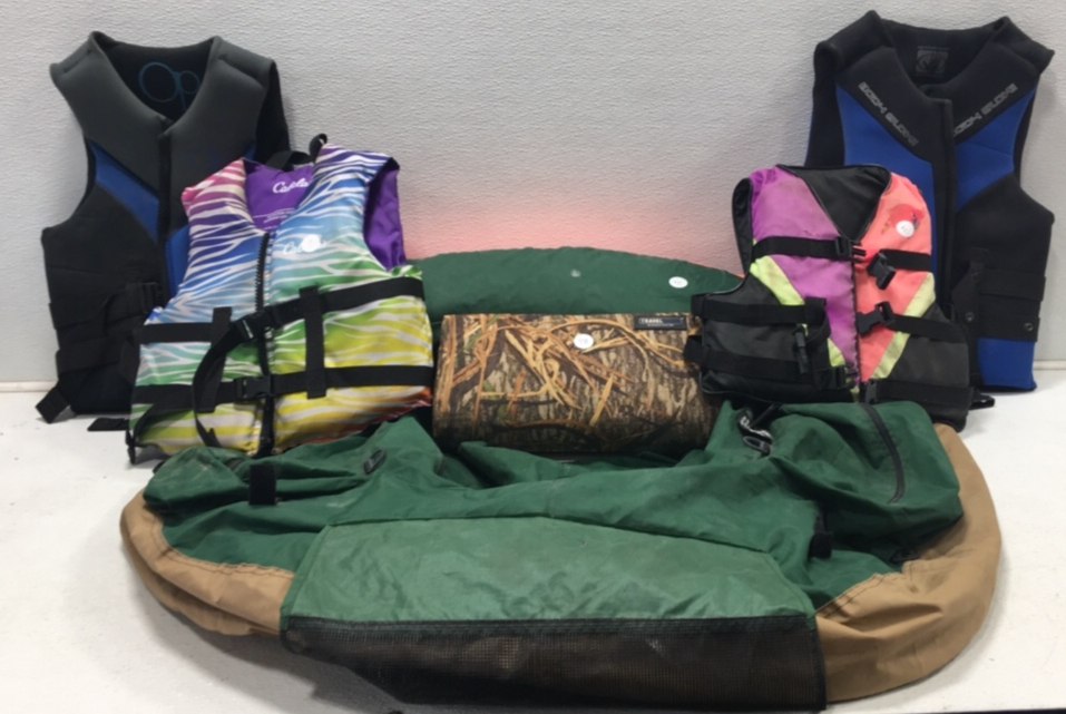 River Tube with Removeable Sleeve, (2) Adult Large Life Jackets, (2 ...