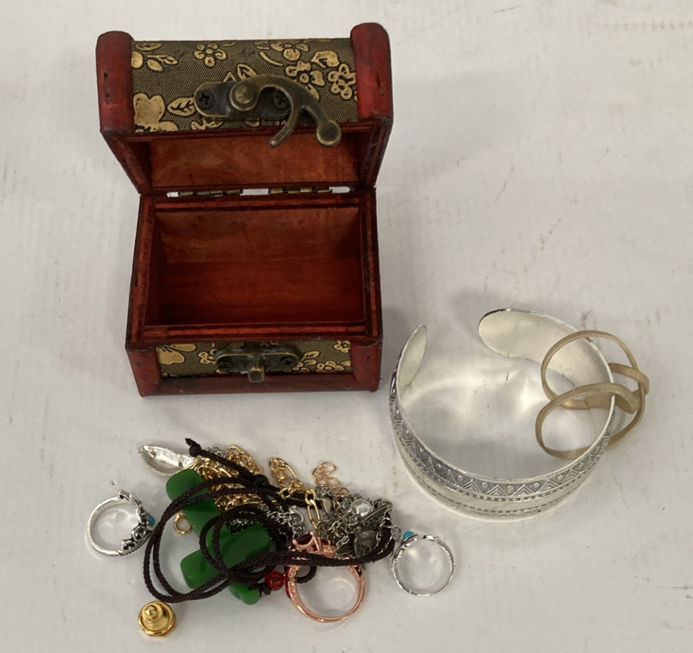 Mini Chest With Fashion Jewelry