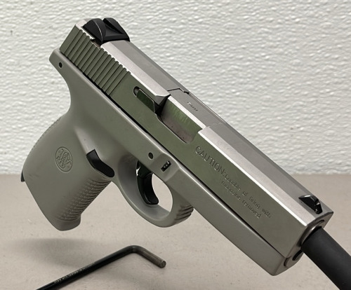Smith & Wesson Model SW9V 9mm, Semi Automatic Pistol