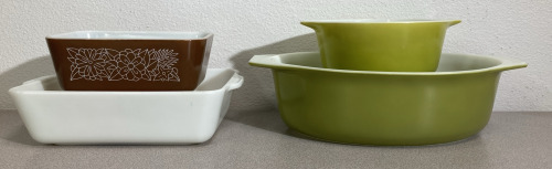Vintage Pyrex Baking Dishes