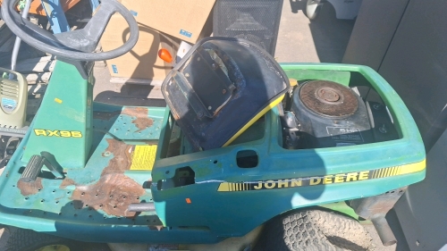 John Deere RX95 Riding Lawn Mower