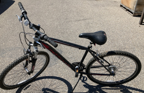 Schwinn SR Suntour Side Winder Bike