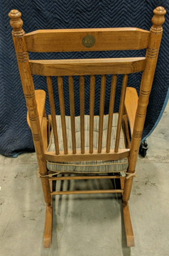 (1) The Cracker Barrel Rocker Rocking Chair