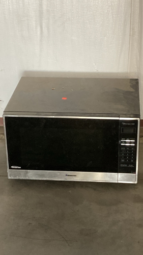 Mini Fridge(Non-Functional), Microwave(Untested)