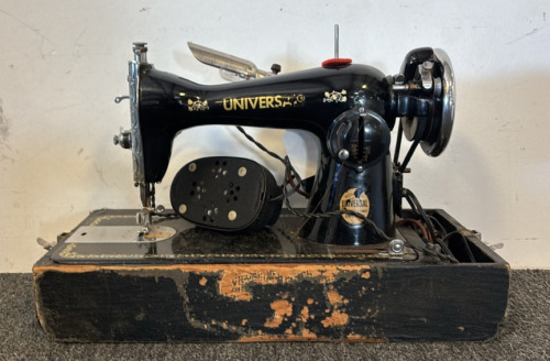 Vintage Universal Sewing Machine