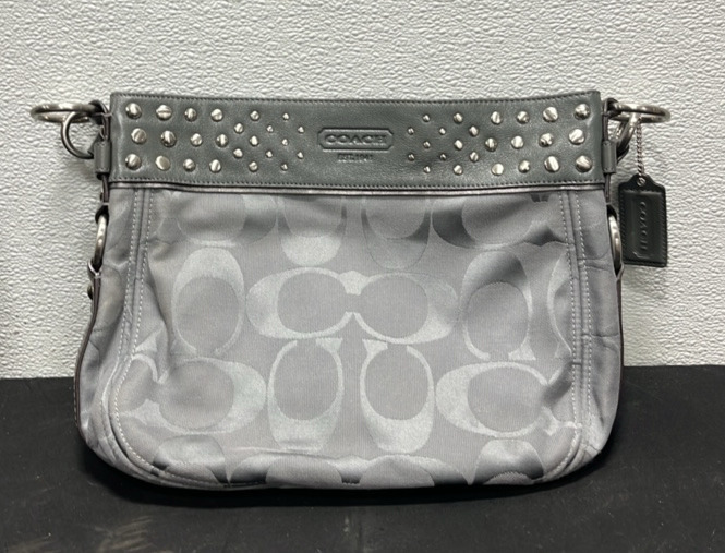 (1) Coach Purse