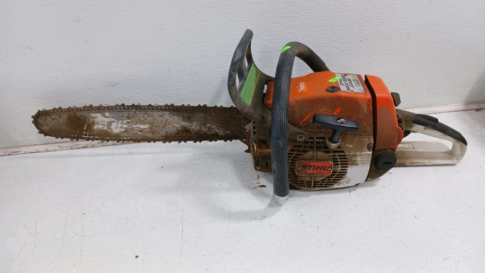 (1) Stihl Chainsaw - Wood Boss 024 AV - Has Compression