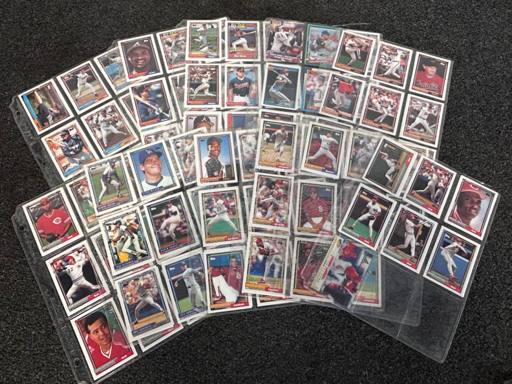 Large Collectikn Of Sports Cards: Mostly Baseball