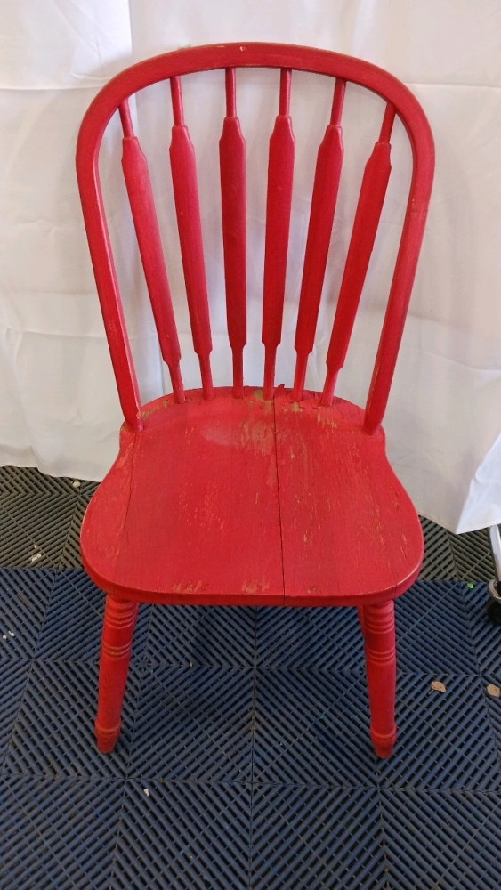 (5) Red Painted Round Dining Table & Chairs - 42 Round