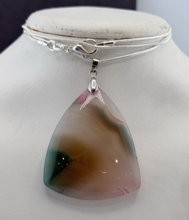(1) 104cts. Beautiful Natural Fire Agate Gemstone Pendant .925 Necklace