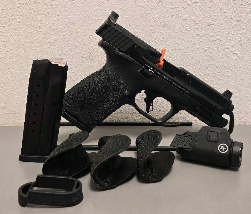 *New* Smith & Wesson M&P9 M2.0 9mm Semi Automatic Pistol W/All ...