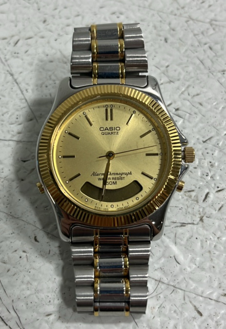 (1) Casio Quartz 50M Men's Watch