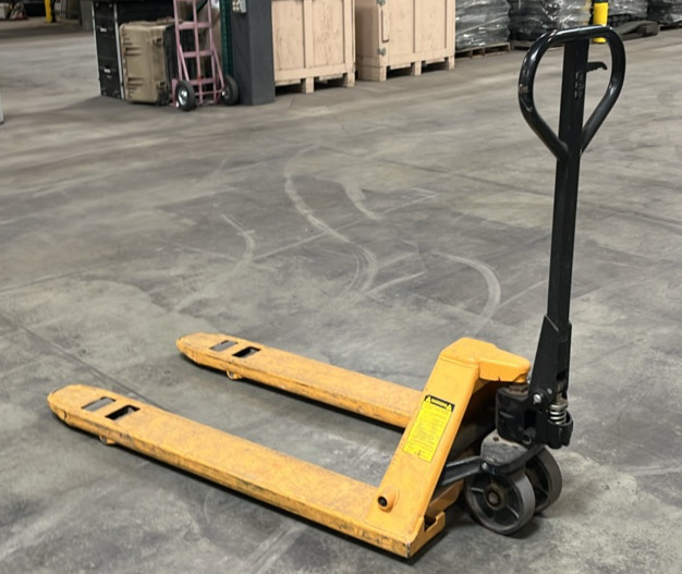 5500LBS ULine H-1043 Pallet Jack
