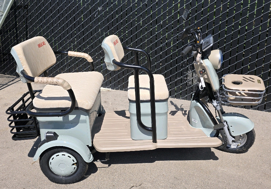 2025 Ingersoll Rand Tri-Wheel Golf Cart