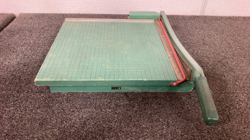 Hunt Wilde Paper Cutter
