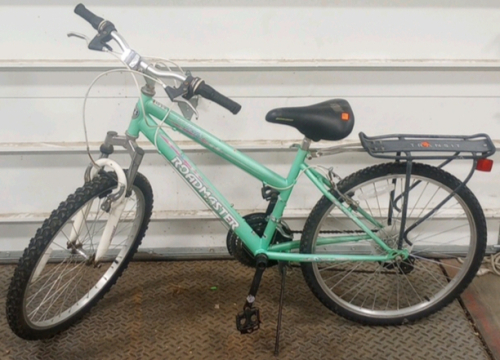 Roadmaster Granite Peak 24 18-Speed Teal Mountain Bike