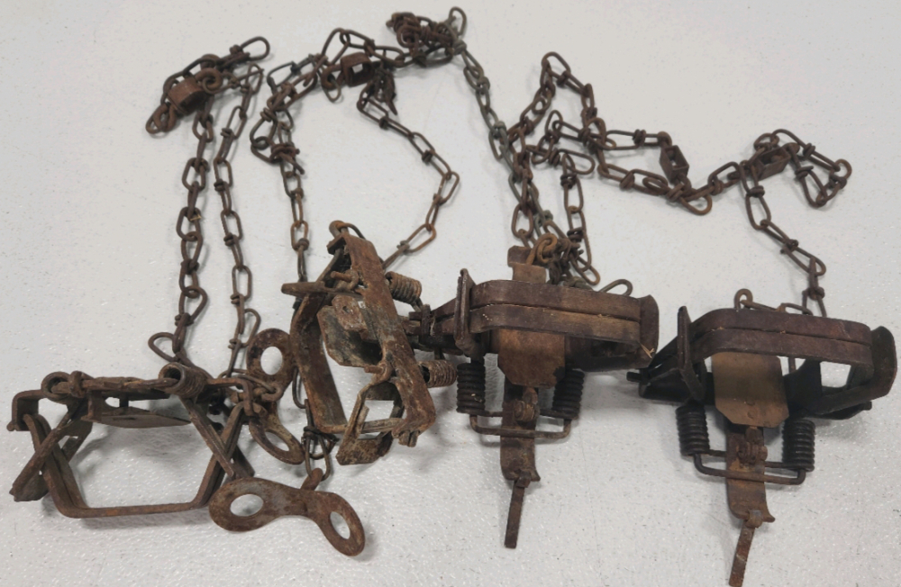 (4)Vintage Steel Animal Leg/Foot Traps